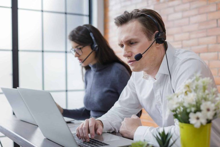 Boostez votre image avec la permanence téléphonique entreprise